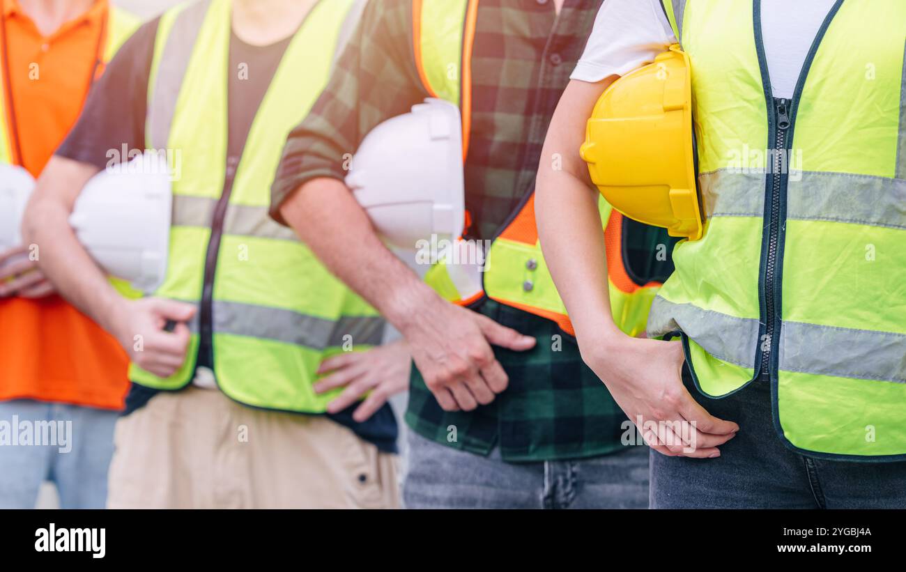Teamwork standing hi-res stock photography and images - Alamy