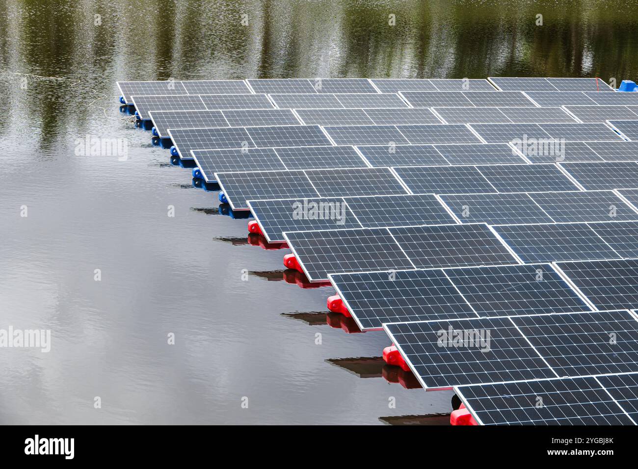 China floating solar farm hi-res stock photography and images - Alamy