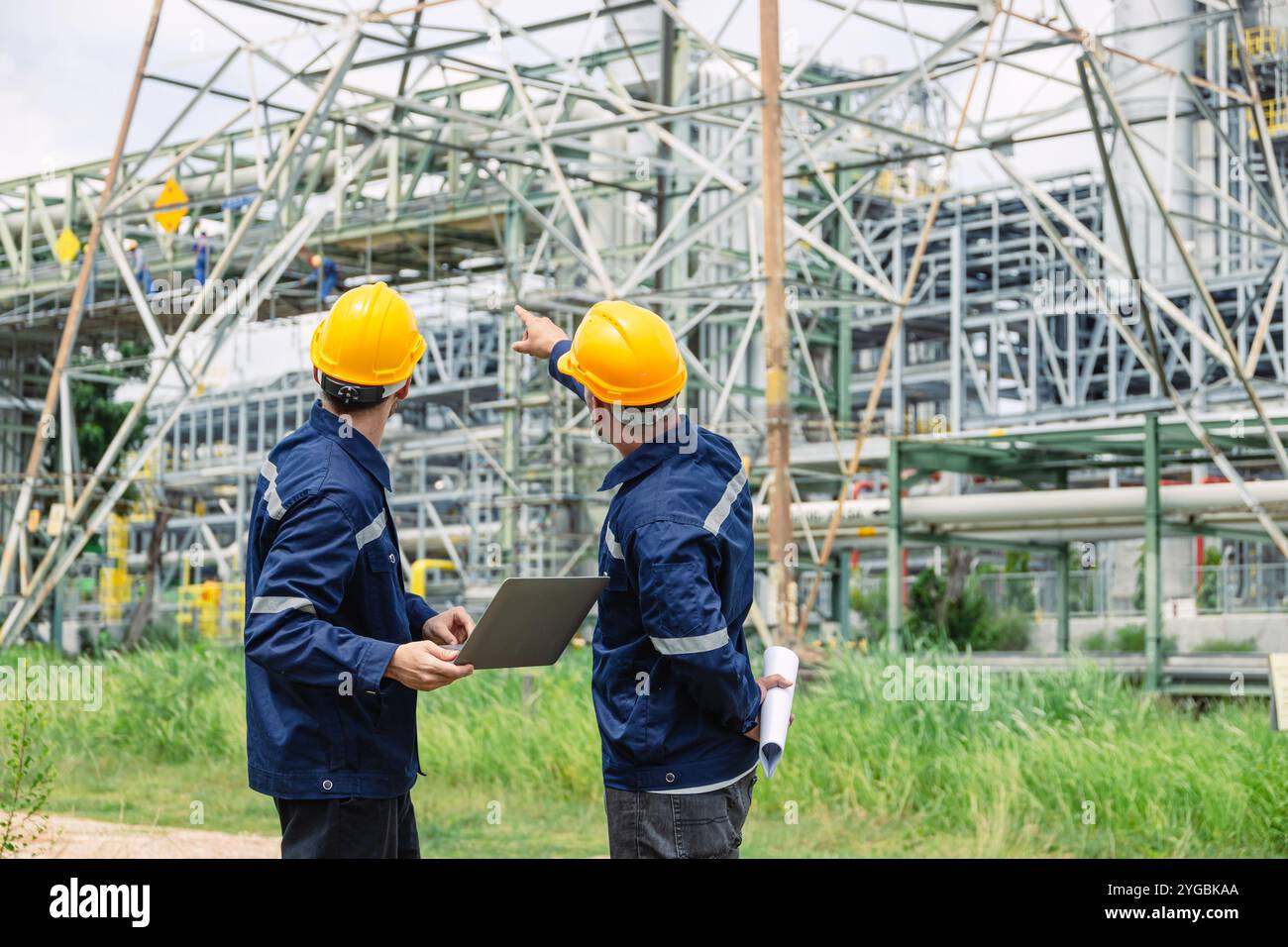 Project management oil refinery hi-res stock photography and images - Alamy
