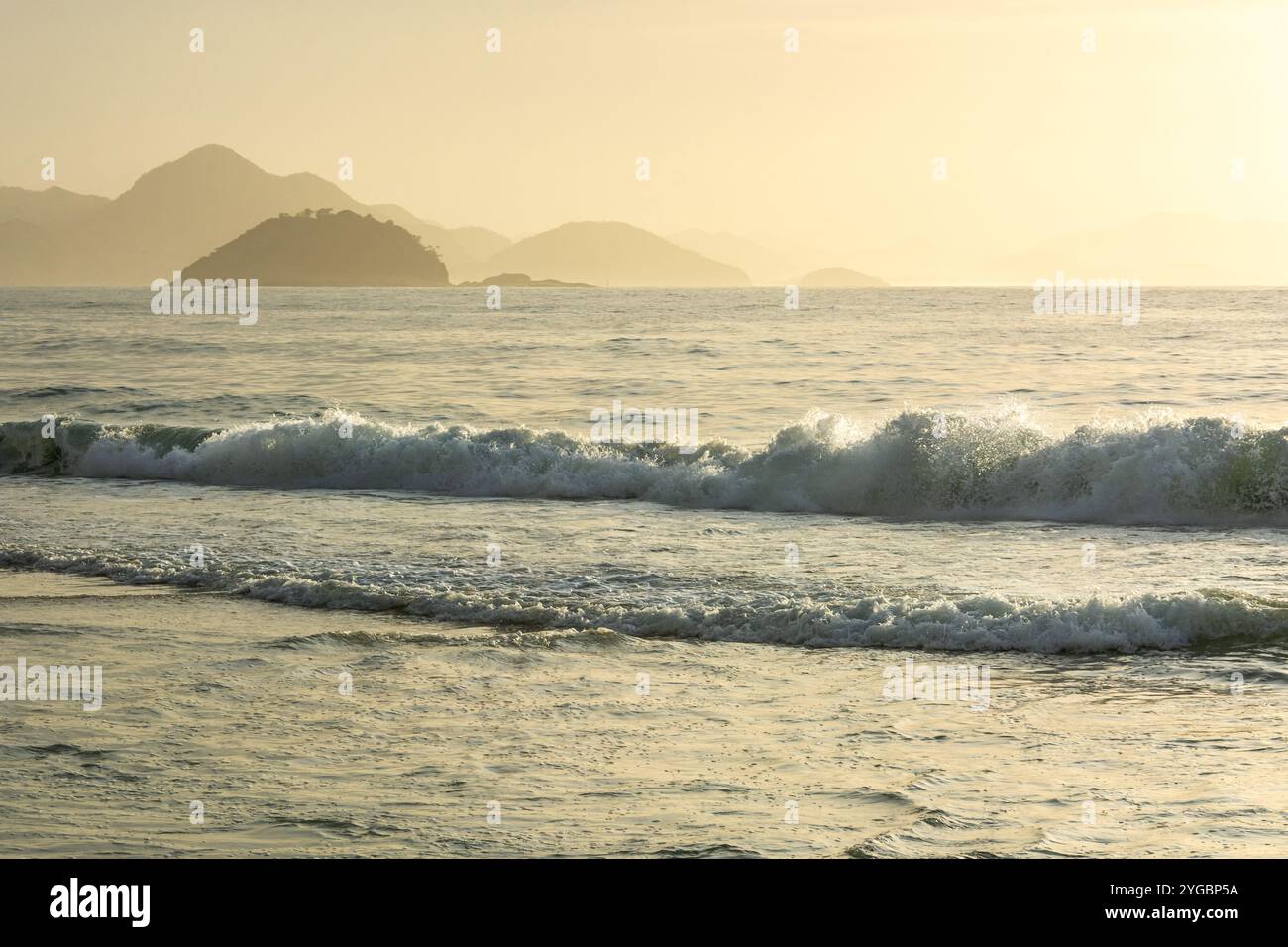 Sunrise over the Atlantic Ocean at Copacabana in Rio de Janeiro in ...