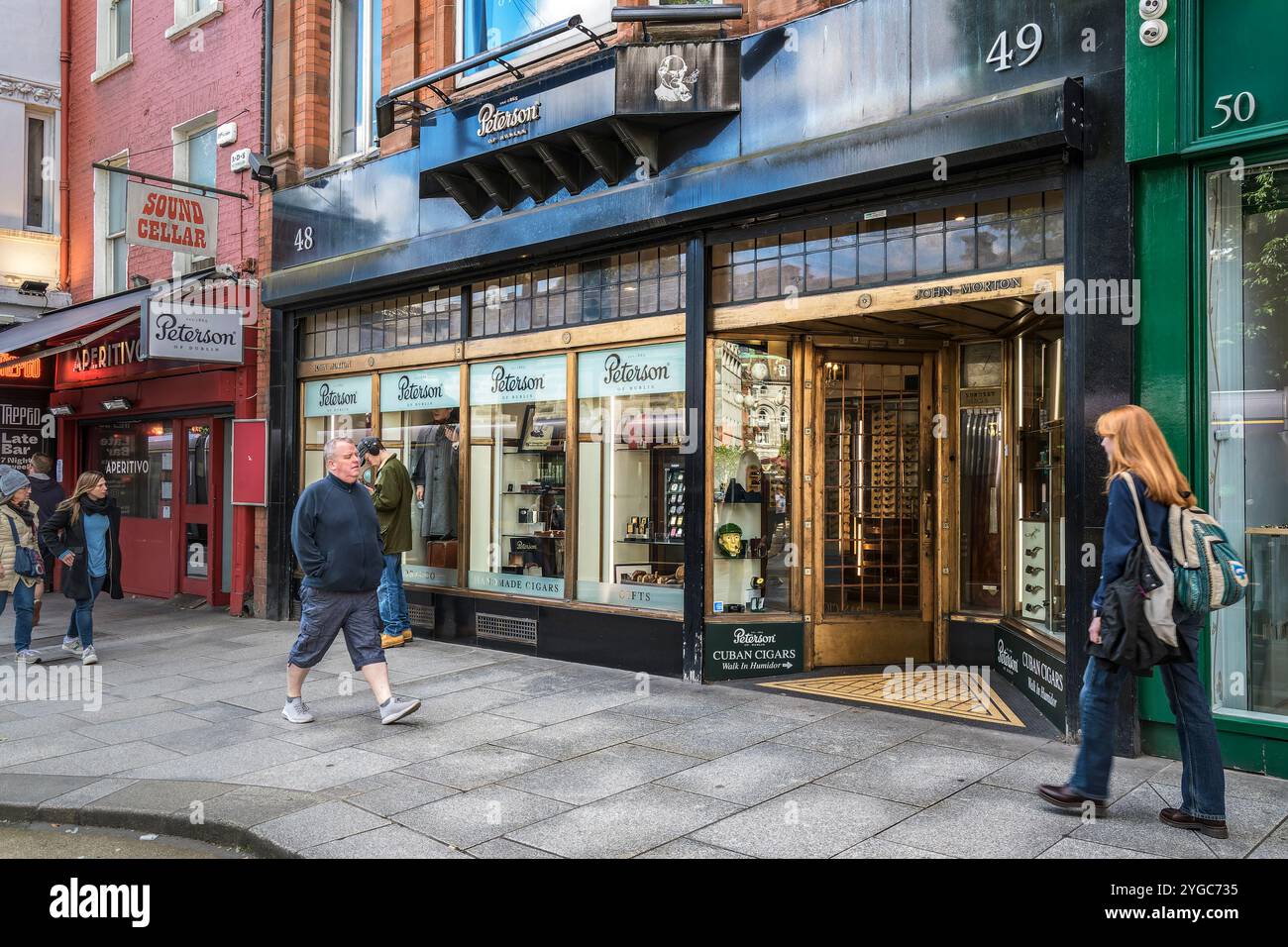 Peterson cigar and tobacco Shop in Nassau Street. Dublin. Ireland Stock ...