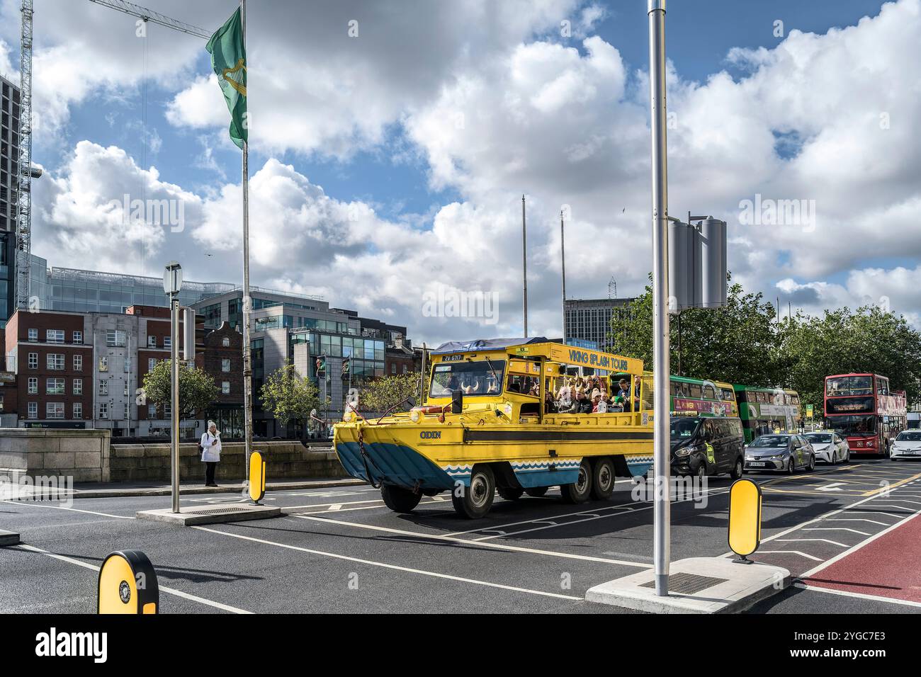 Viking Splash Tour Amphibious sightseeing tour bus boat “Odin” with tourists on board. Dublin ...