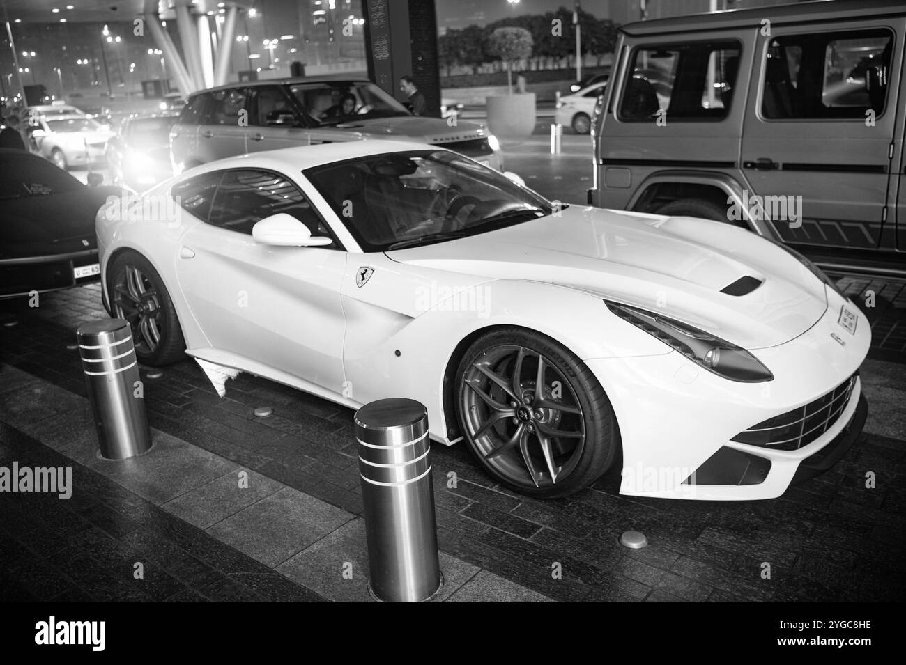 Side view of ferrari Black and White Stock Photos & Images - Alamy