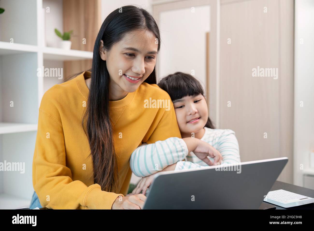 Educational bonding hi-res stock photography and images - Alamy