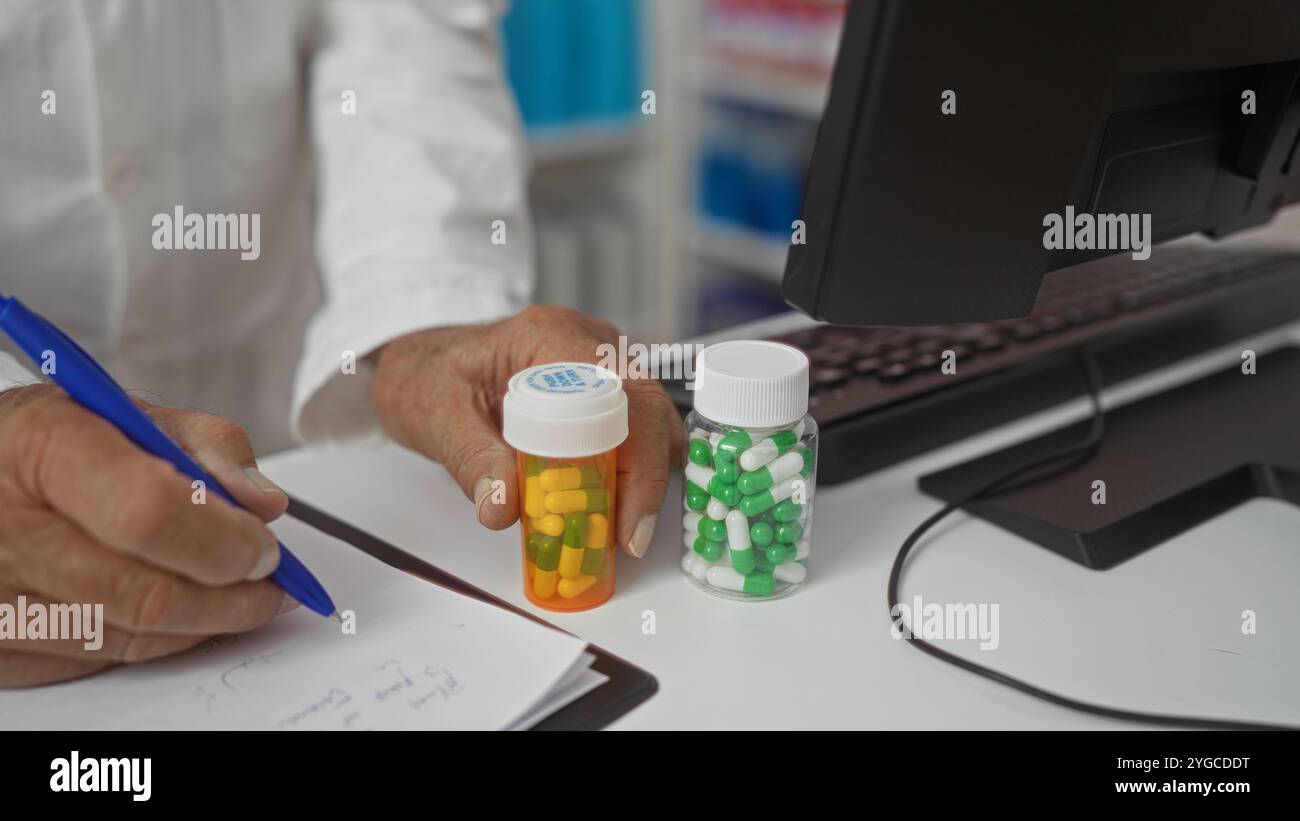 Prescription bottles writing hi-res stock photography and images - Alamy