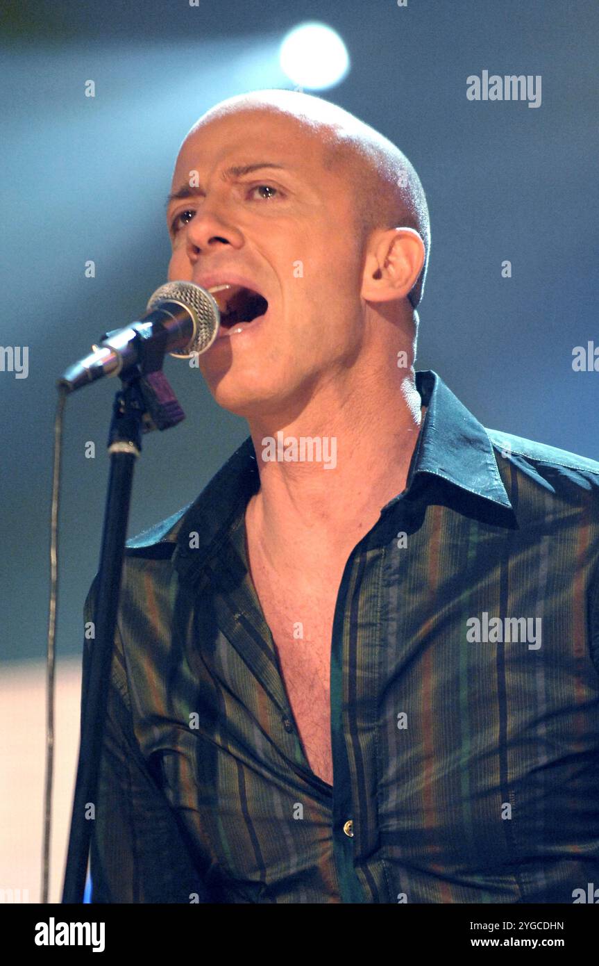 Raf singer 2006 hi-res stock photography and images - Alamy