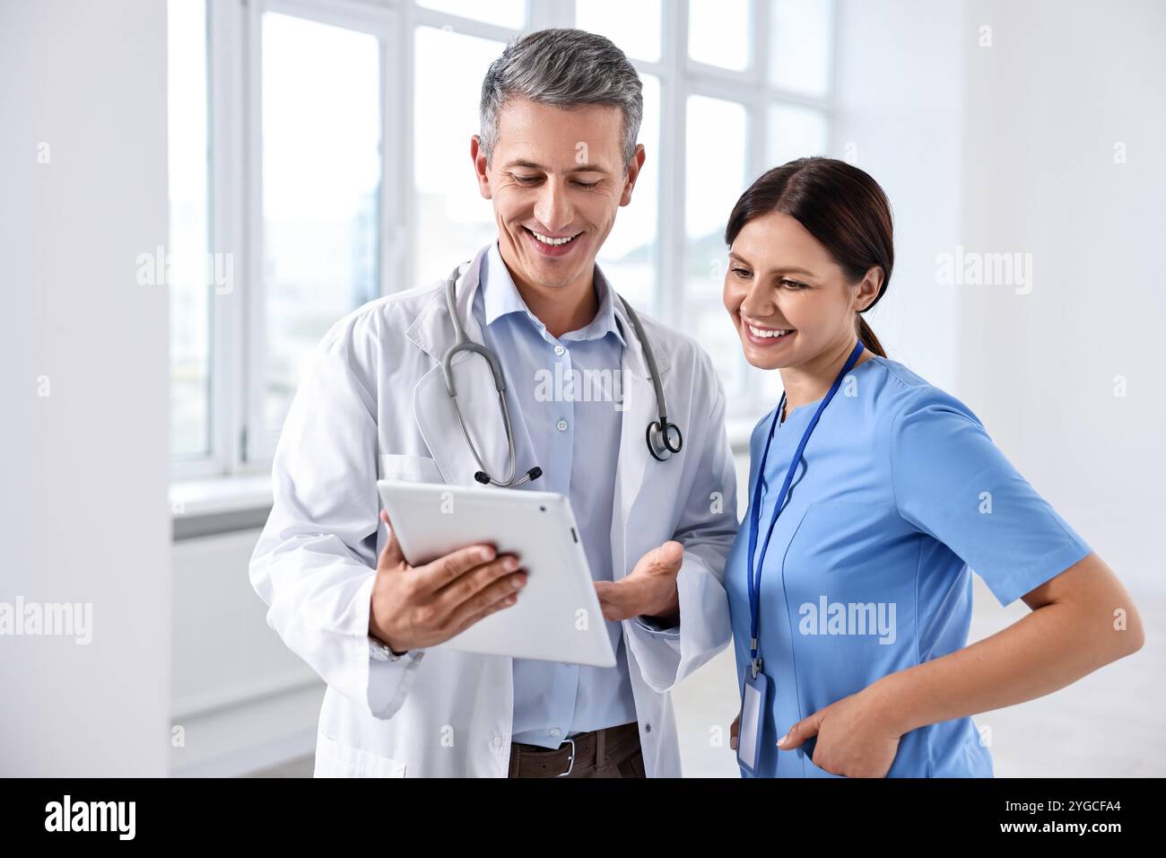 Healthcare workers medicine insurance hi-res stock photography and ...