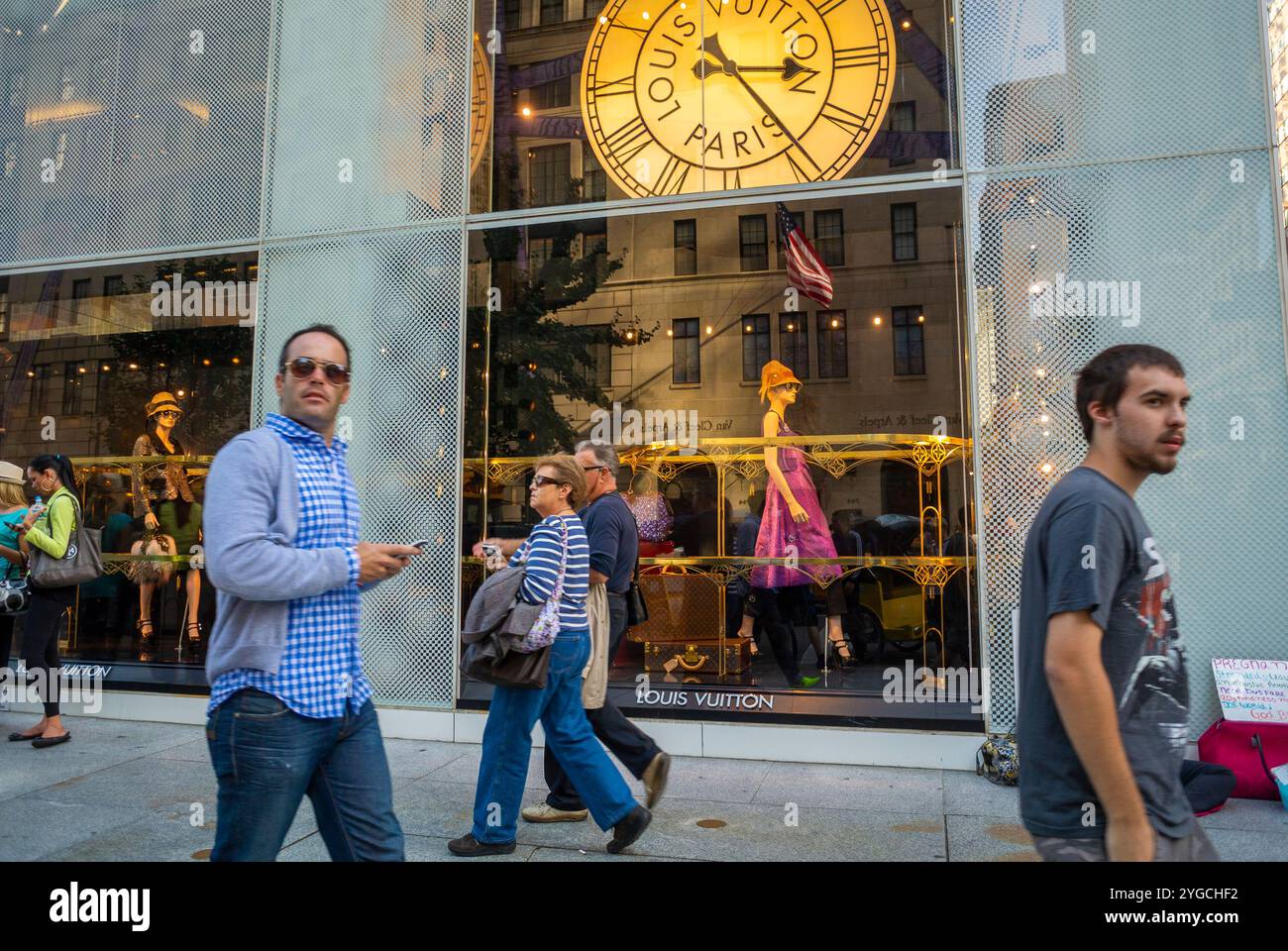 Paris, France, People, Men Walking on Fifth Avenue, Luxury Stores ...