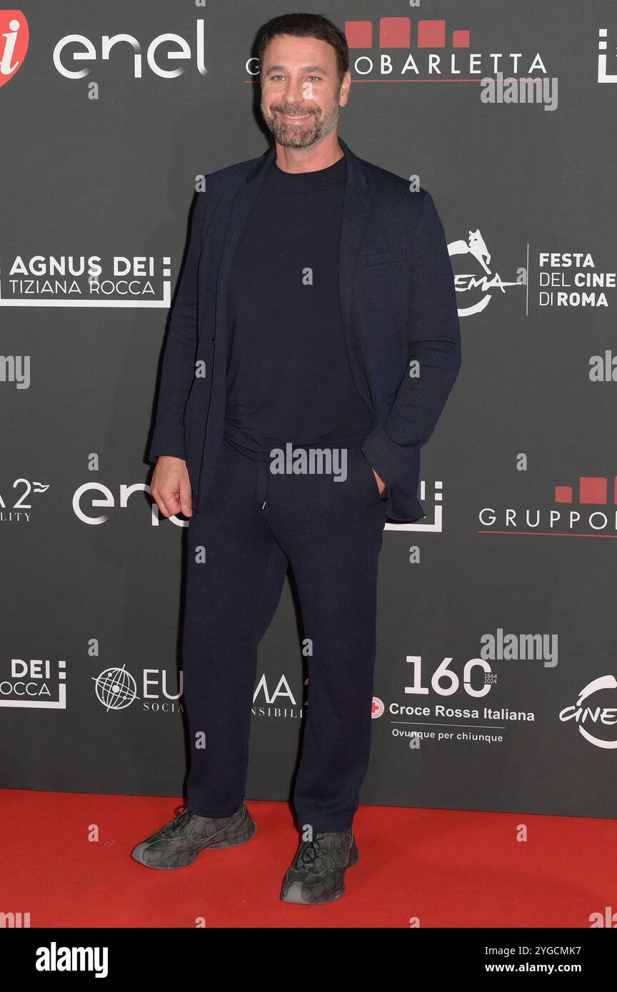 Raoul Bova beim Charity Event Croce Rossa 2024 im Santo Spirito in ...