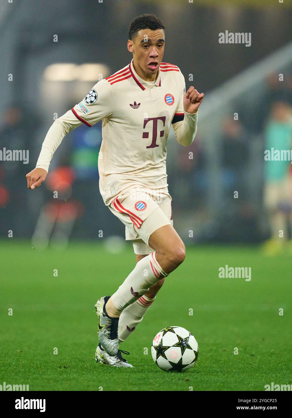 Jamal MUSIALA, FCB 42 in the group league match FC BAYERN MUENCHEN - SL ...