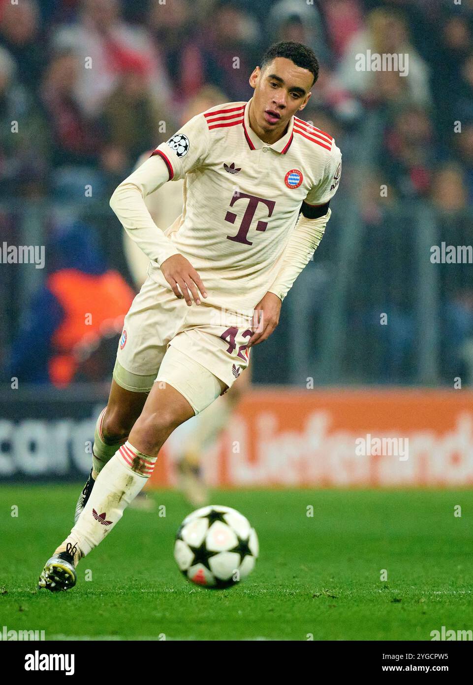 Jamal MUSIALA, FCB 42 in the group league match FC BAYERN MUENCHEN - SL ...