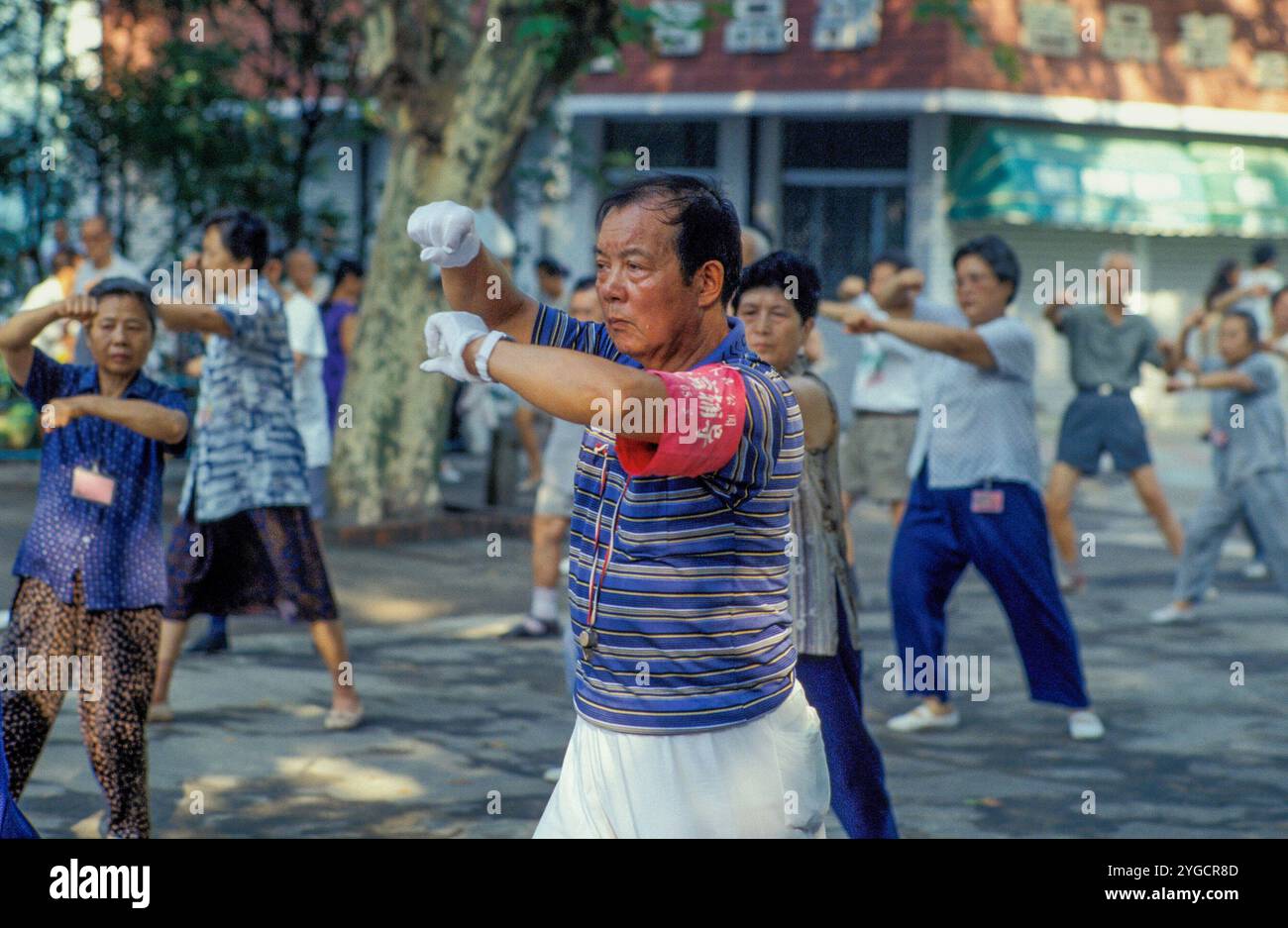China taichi class hi-res stock photography and images - Alamy