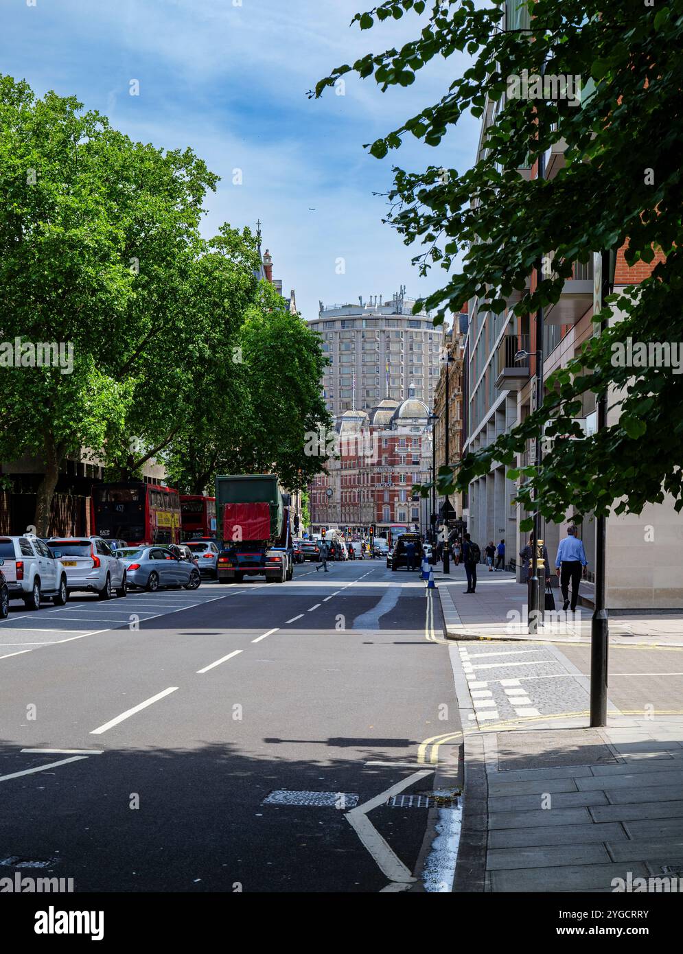 London - 06 16 2022: View of Kensington Rd at the junction with Trevor ...