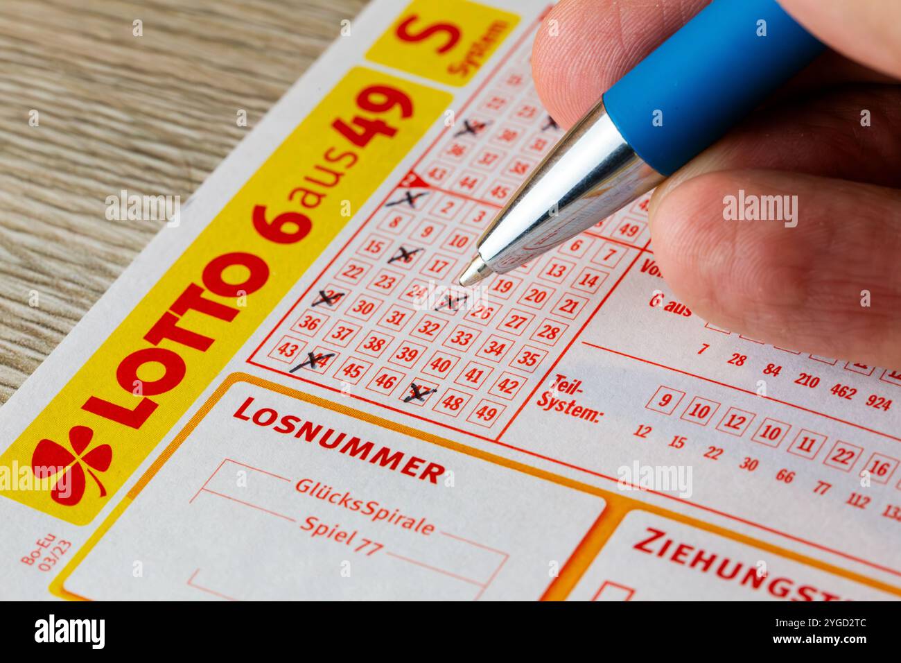 Lotto 6 aus 49 hi-res stock photography and images - Alamy