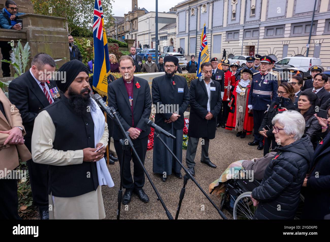 Amarjit Singh, from Sikh Temple leads prayers alongside multi-faith ...