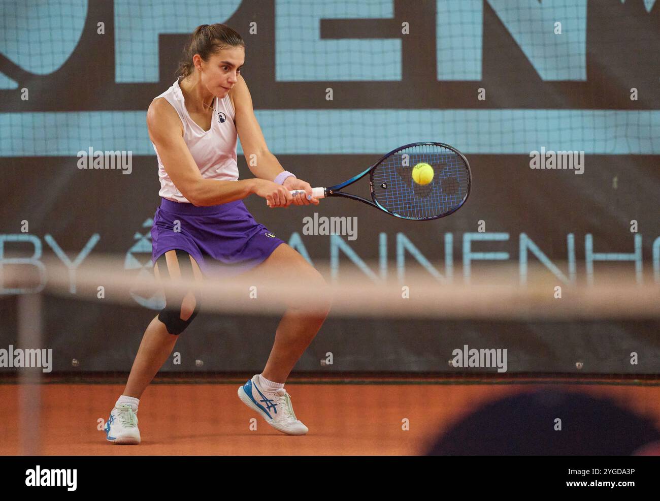 Antonia Schmidt (GER) (Foto) in action in her match against Valentina ...