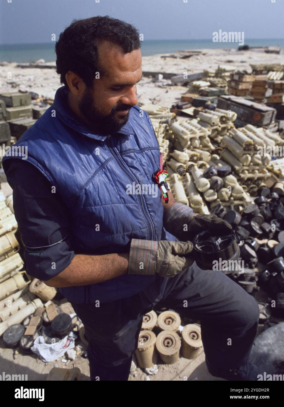First Gulf War: 10th March 1991 Holding a Soviet PMN-1 anti-personnel ...