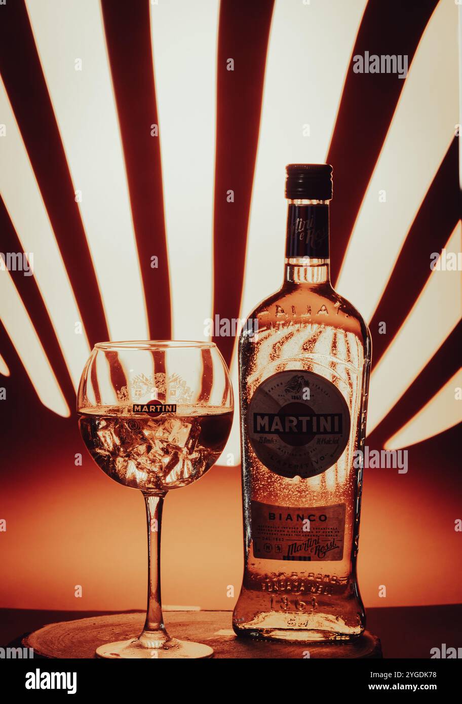 Vintage martini bianco hi-res stock photography and images - Alamy