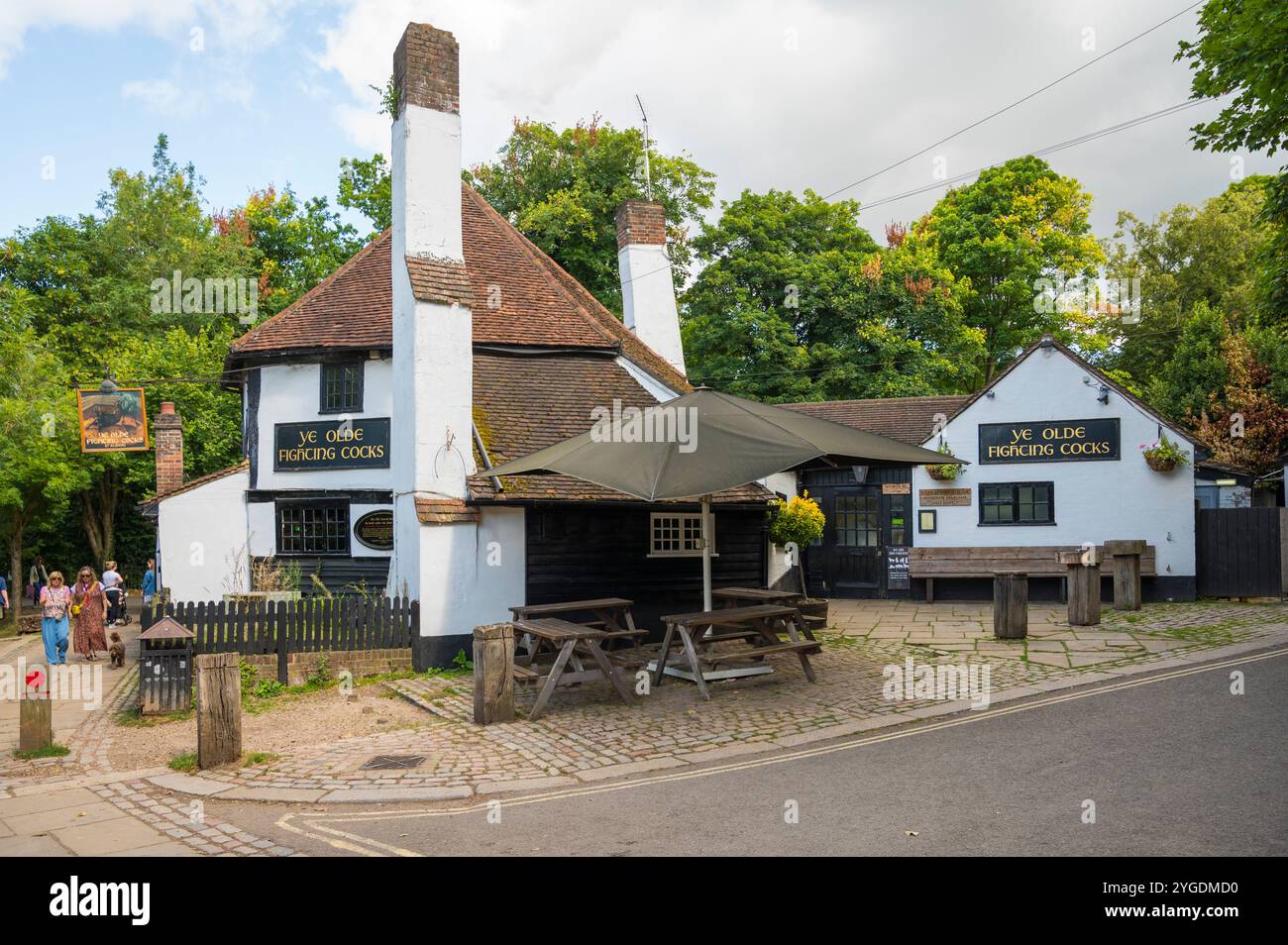 Exterior of Ye Olde Fighting Cocks pub and restaurant and the oldest ...