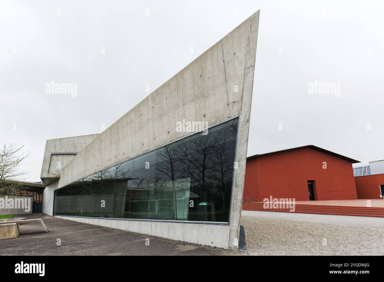 Vitra Fire Station, exposed concrete building, architect Zaha Hadis ...