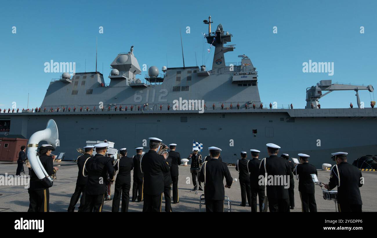 Yokosuka, Japan. 07th Nov, 2024. South Korean Navy amphibious assault ...