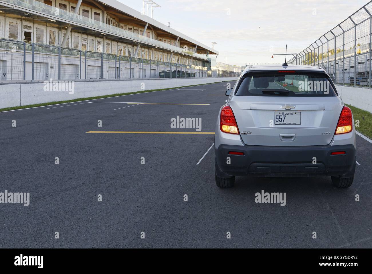 Track markings, car at the starting grid lines, F1 Grand Prix Racetrack ...