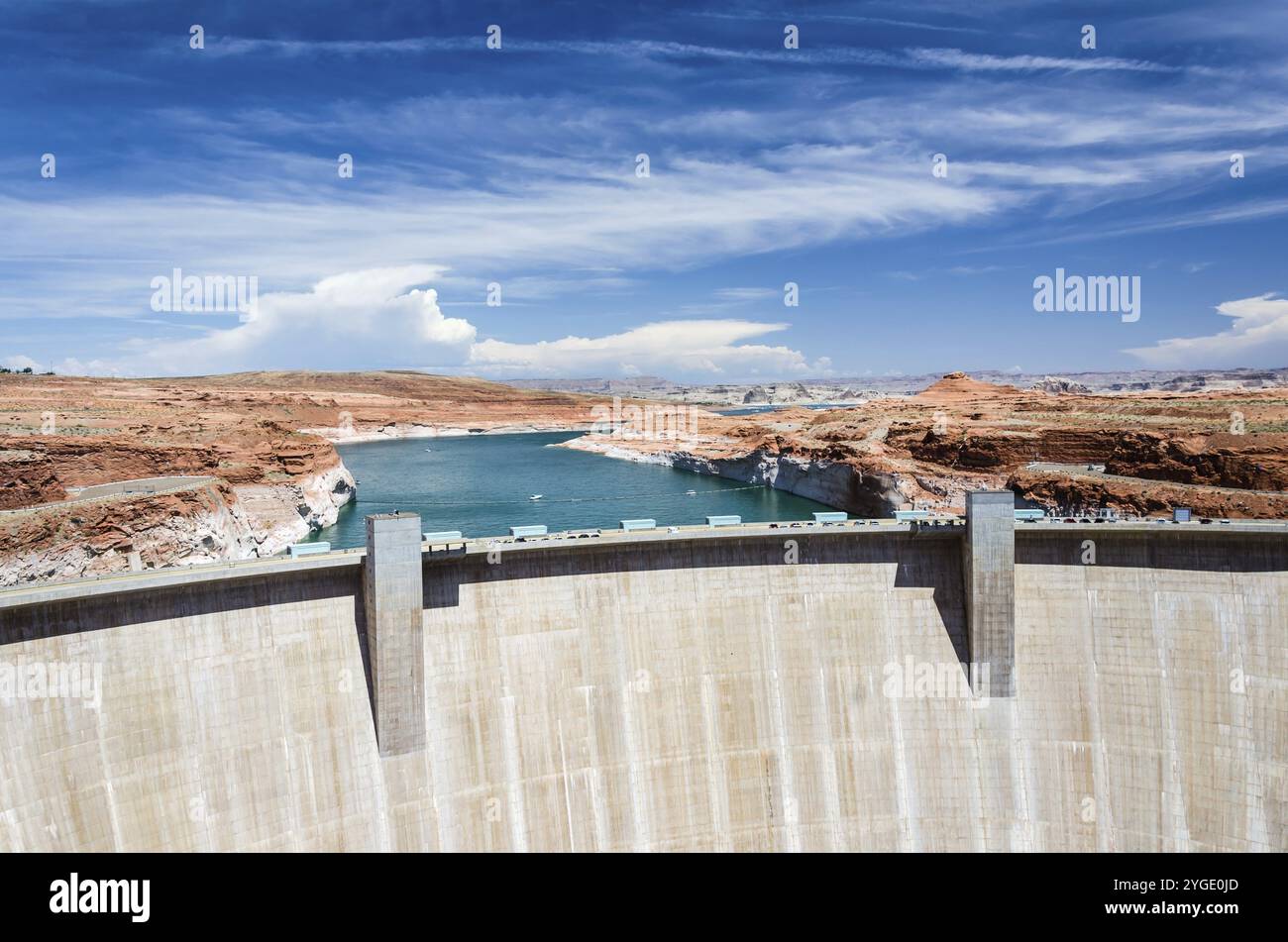 Enormous concrete dam hi-res stock photography and images - Alamy
