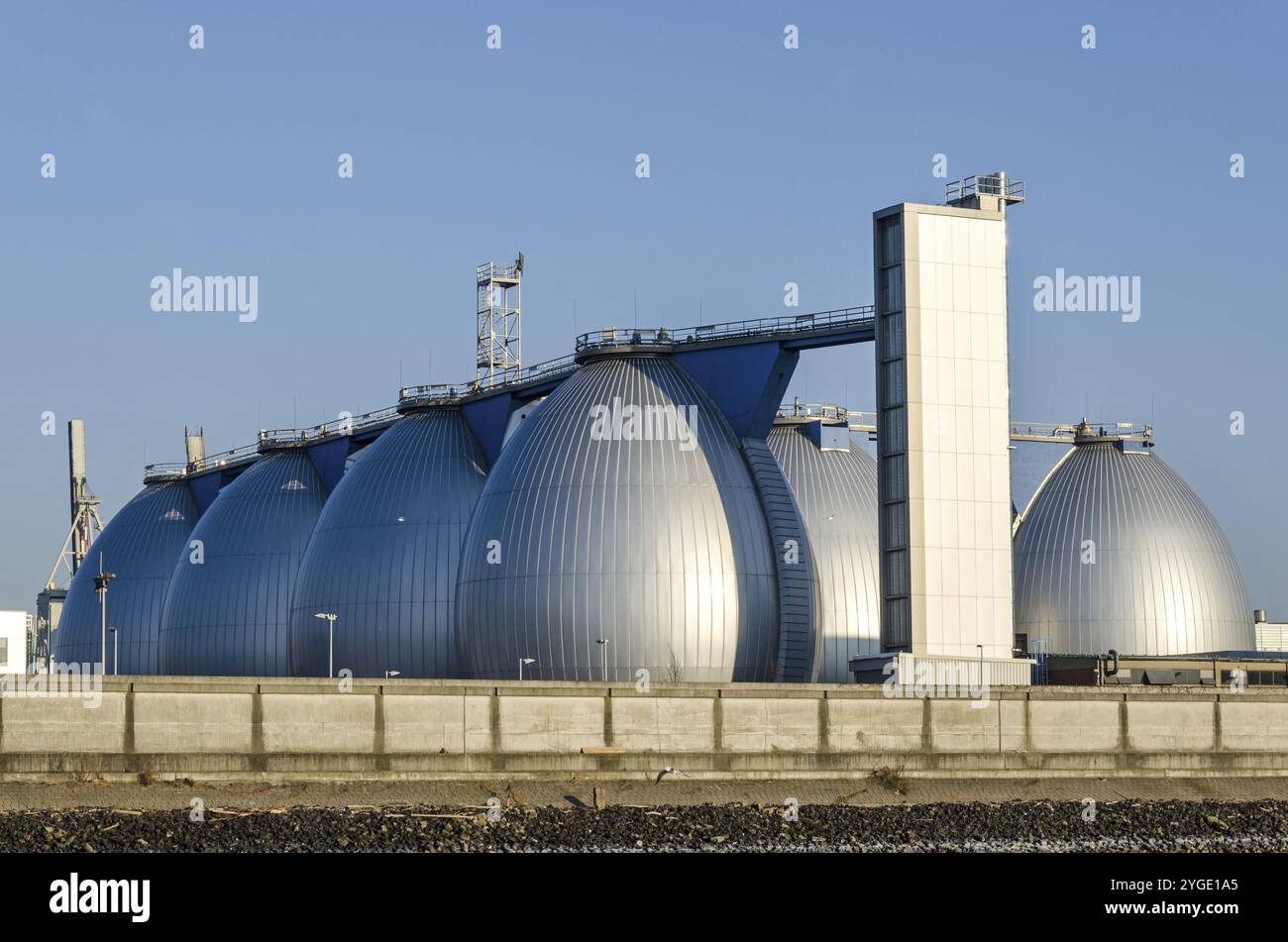 Empty gas storage tanks hi-res stock photography and images - Alamy