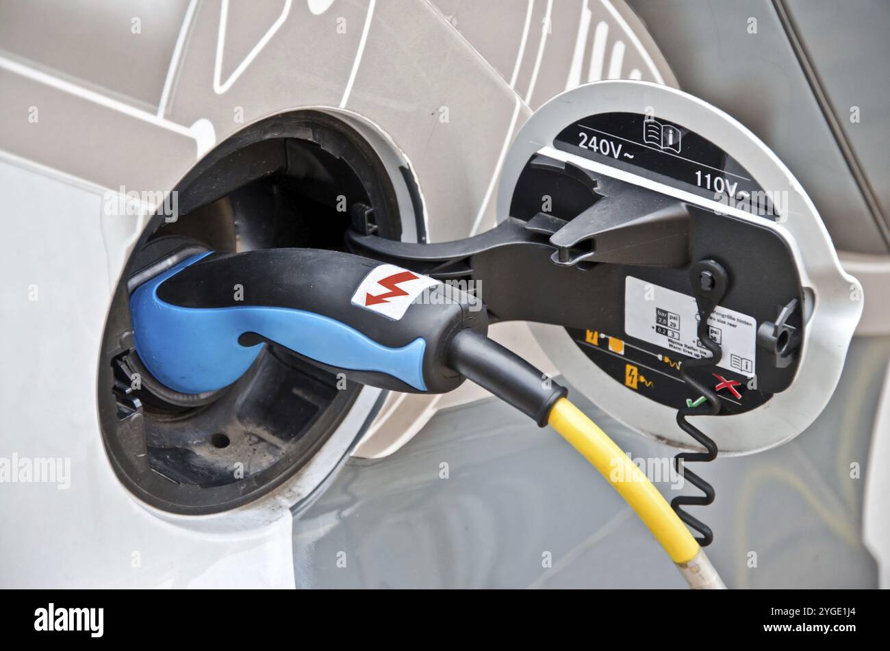 Detailed view electric car hi-res stock photography and images - Alamy