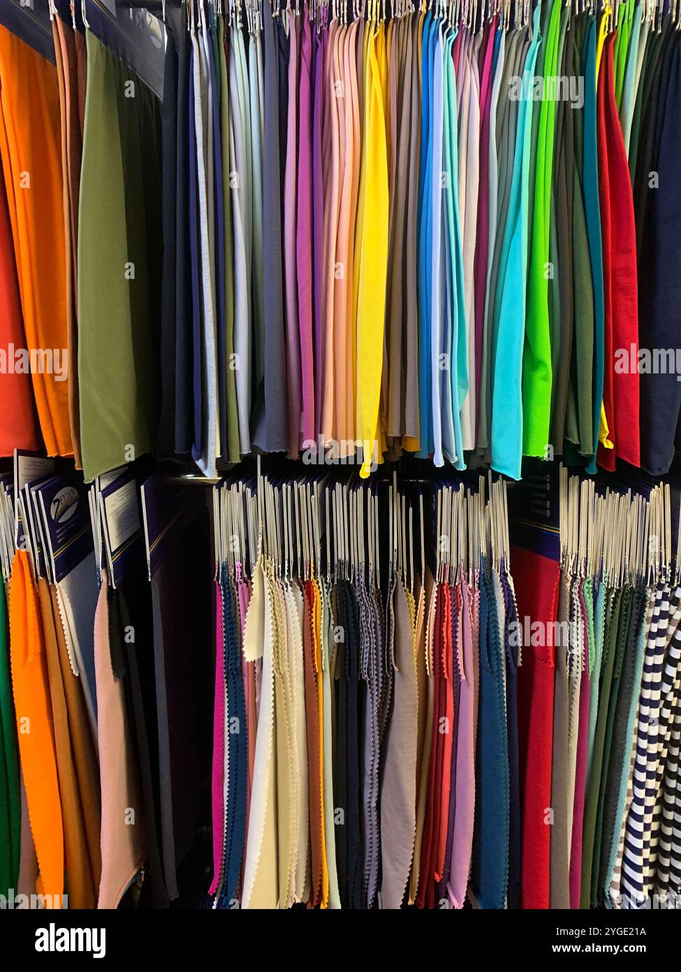 Collection of fabric swatches hi-res stock photography and images - Alamy