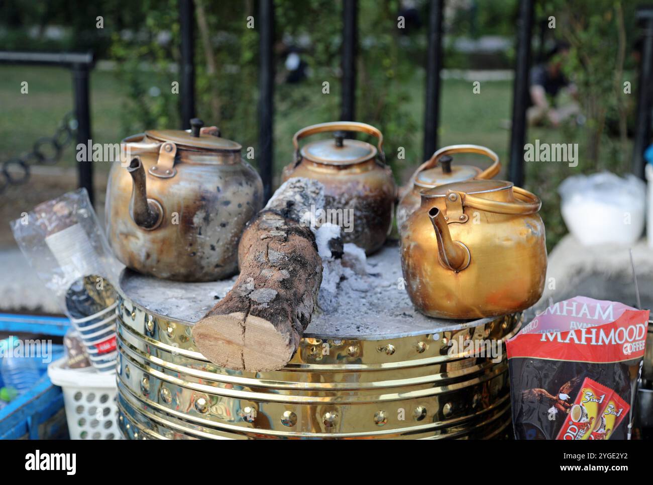 Hot drinks stall in Iraqi Kurdistan Stock Photo - Alamy