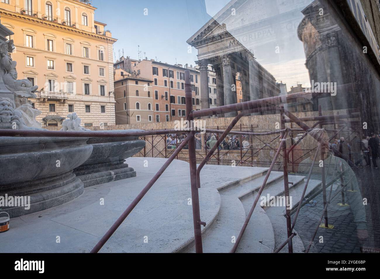 Rome, Italy. 06th Nov, 2024. Renovation and cleaning of Rome's ...