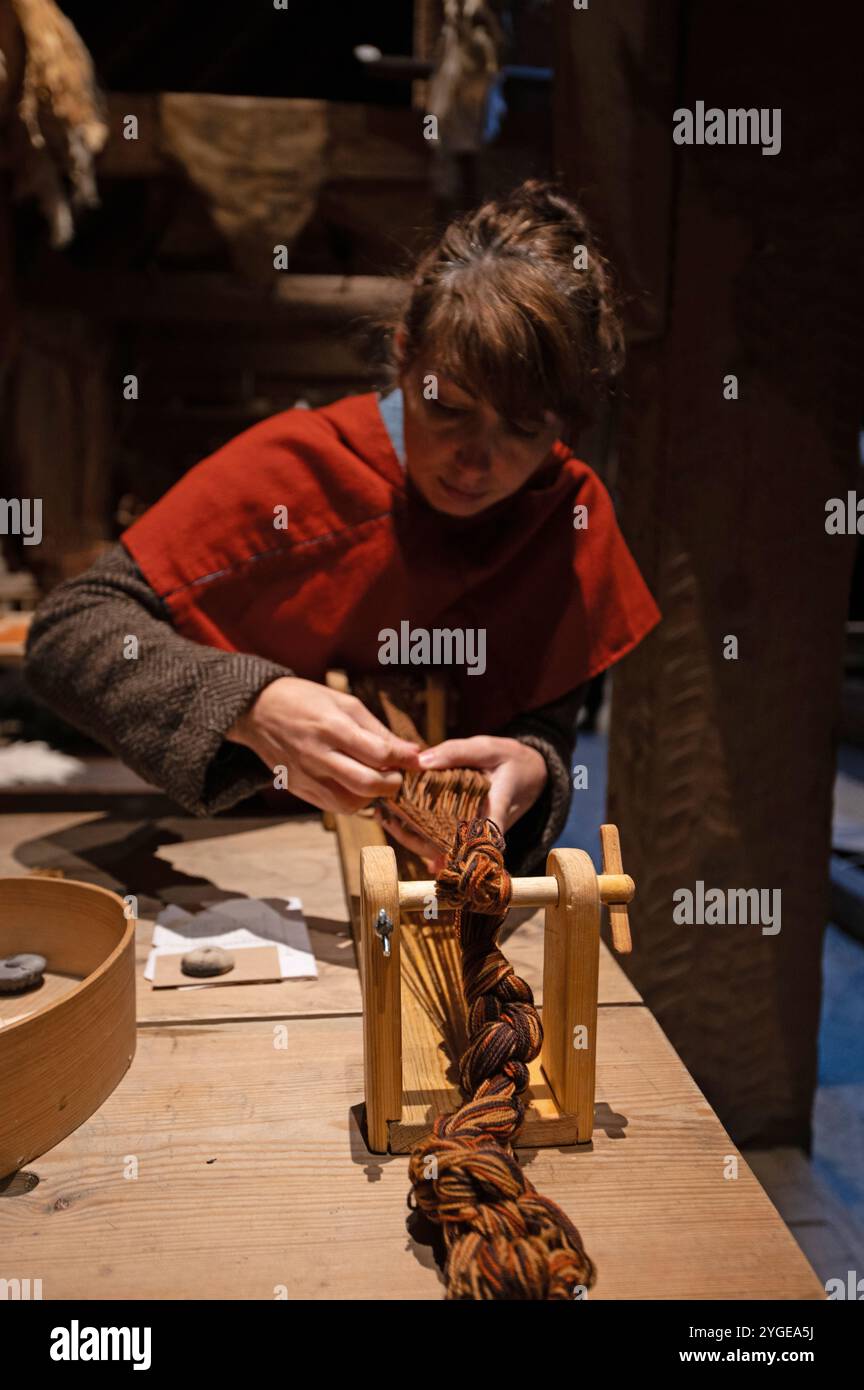 Viking weaver hi-res stock photography and images - Alamy