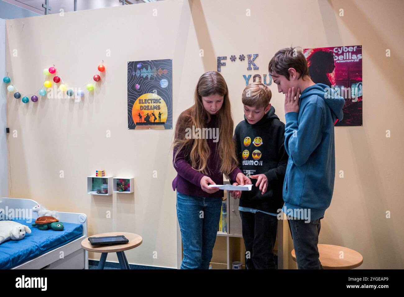 Nuremberg, Germany. 07th Nov, 2024. Pupils from Martin-Behaim-Gymnasium ...