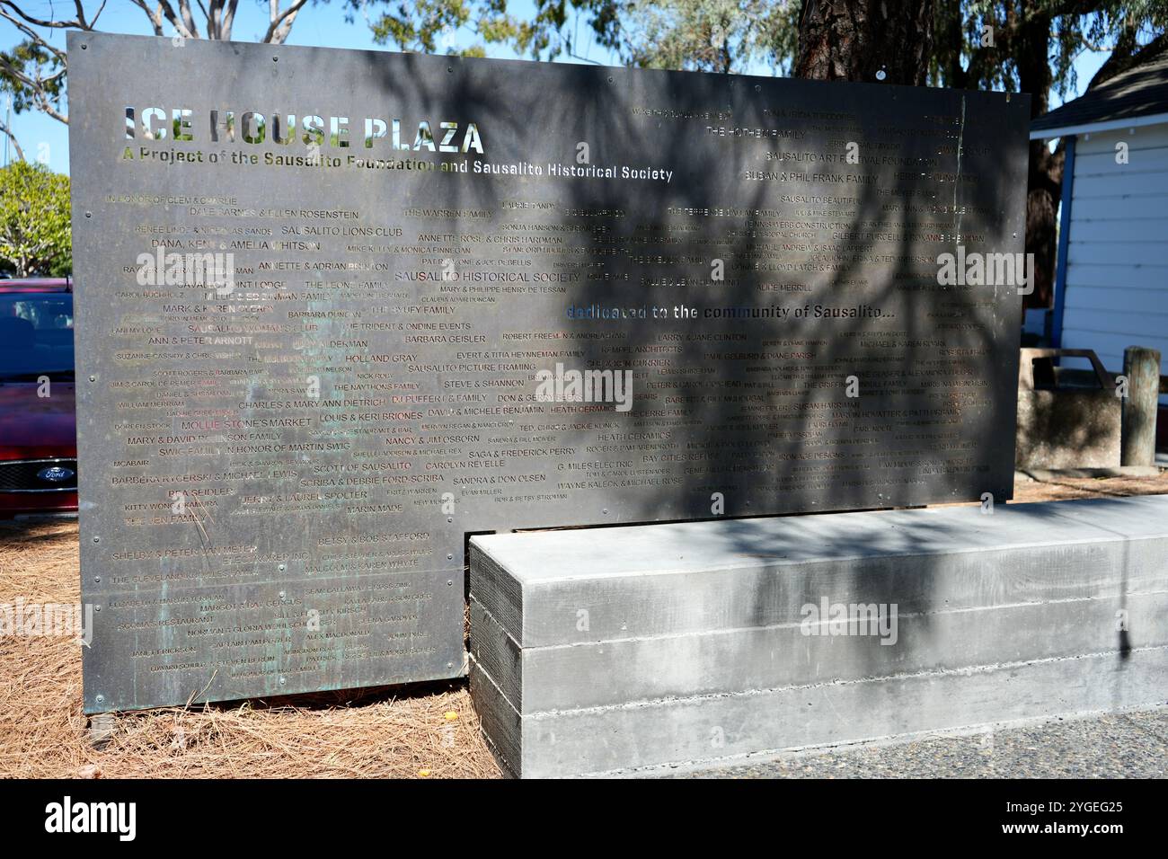 Metal community sign at Ice House Plaza Stock Photo - Alamy