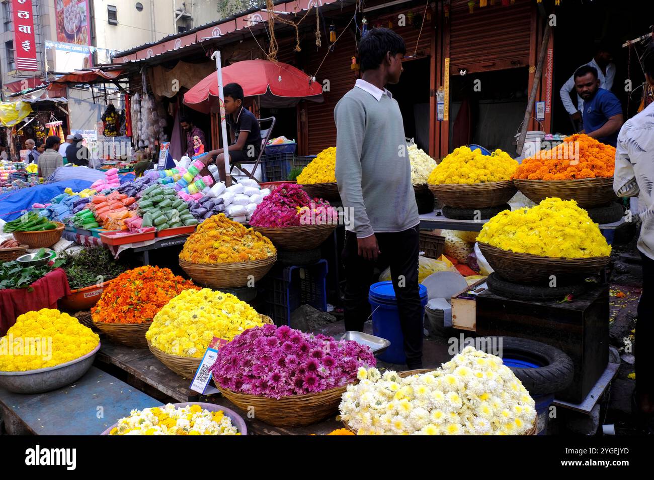 30 October 2024, Pune, Maharashtra, India, Mandai, Pune Residents Flock ...