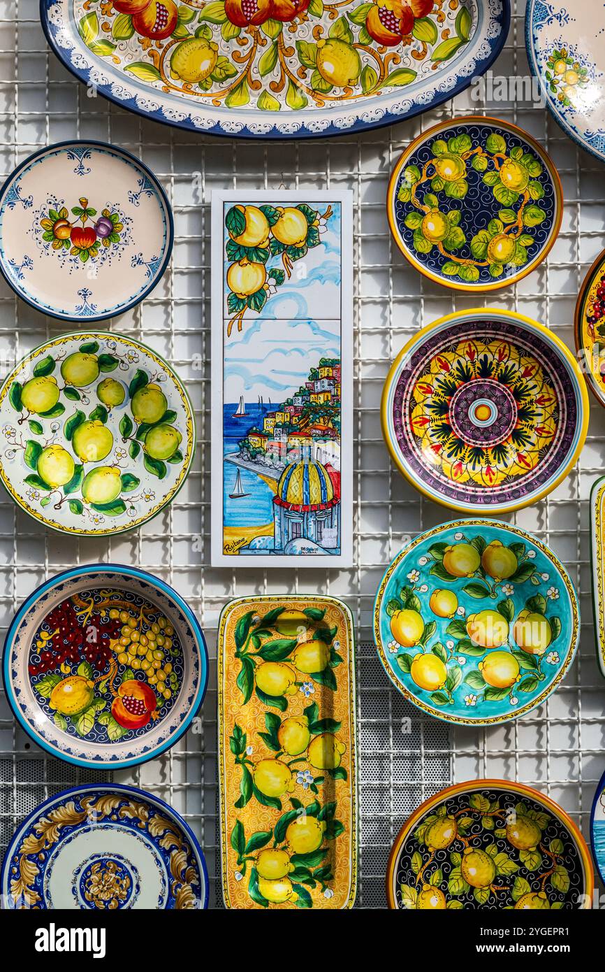 Italy amalfi coast positano craft hi-res stock photography and images ...