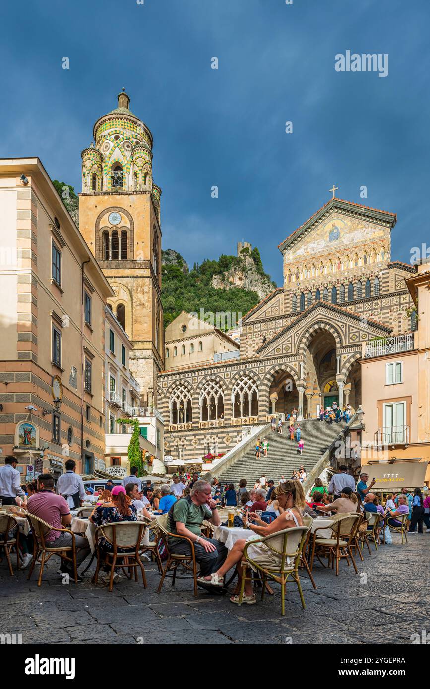 Outdoor cafe, Piazza del Duomo, Amalfi, Campania, Italy Stock Photo - Alamy