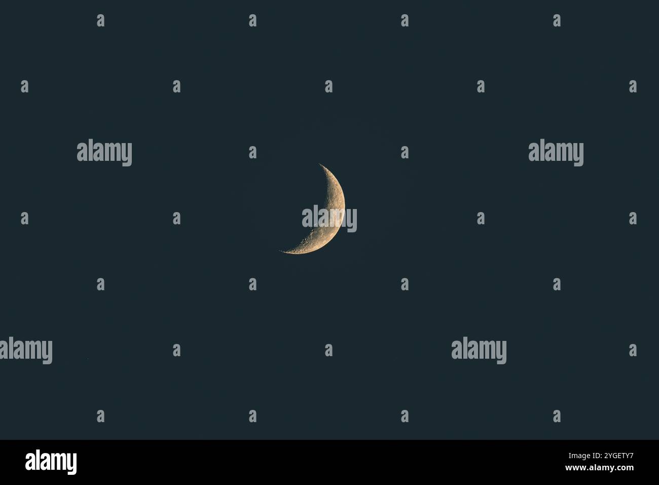 Minimalist night sky crescent hi-res stock photography and images - Alamy