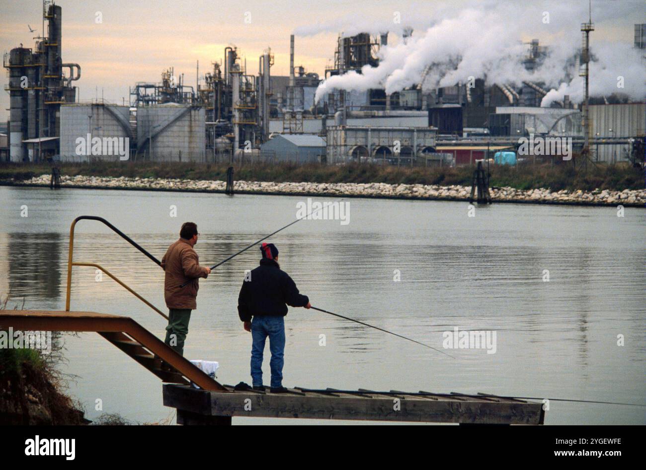 - industrial zone of Porto Marghera, Montedison petrochemical plants ...