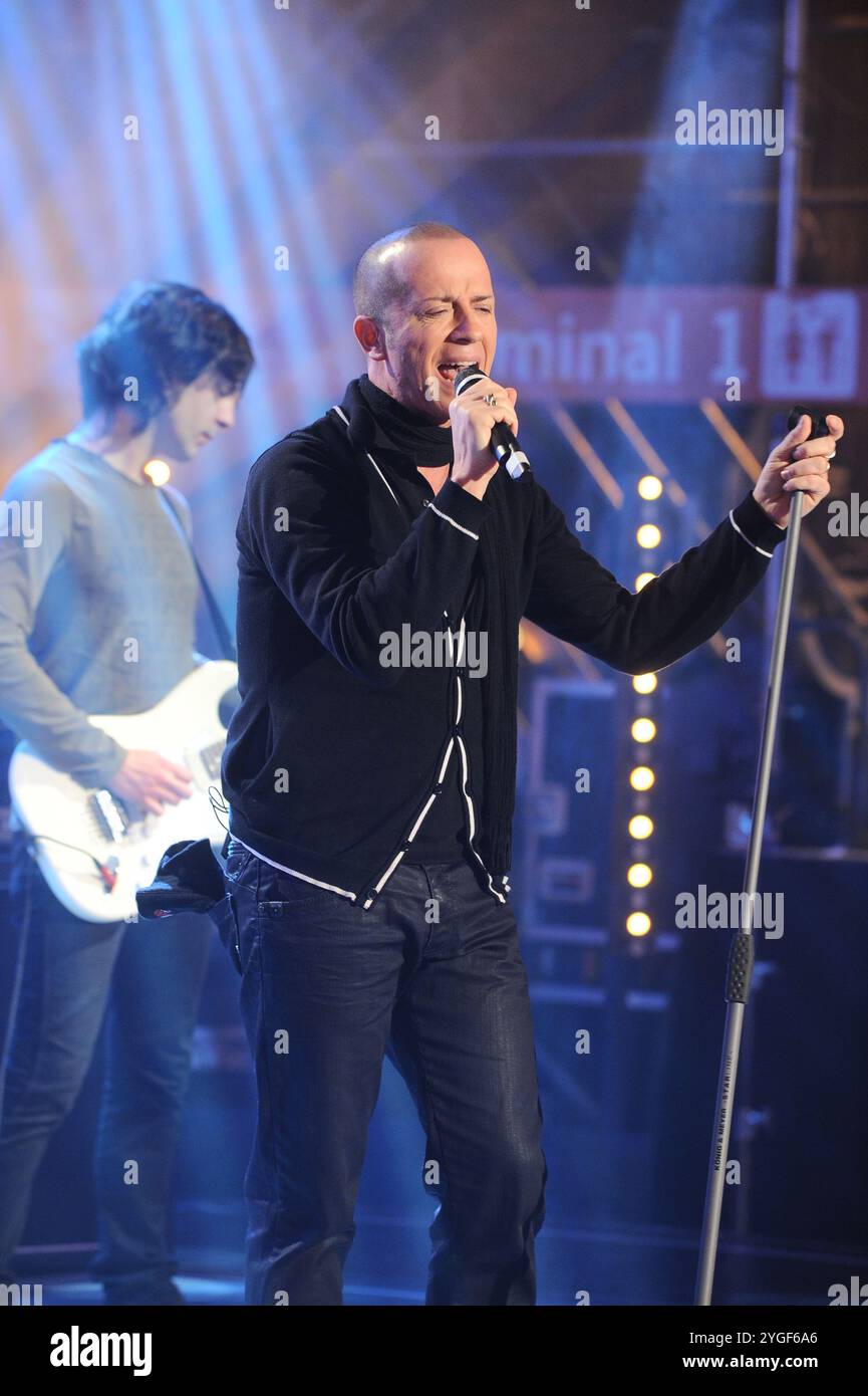 Raf singer 2009 hi-res stock photography and images - Alamy