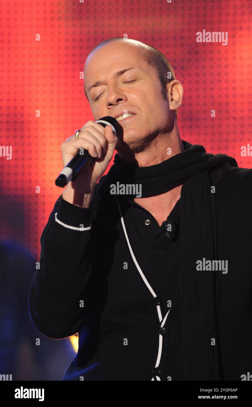 Raf italian singer 2009 hi-res stock photography and images - Alamy