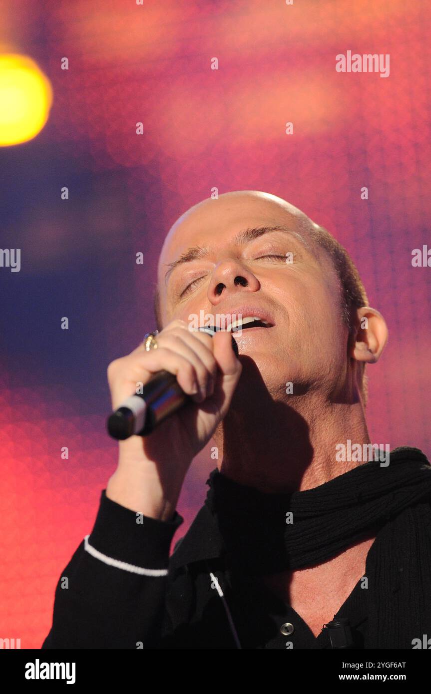 Raf singer 2009 hi-res stock photography and images - Alamy