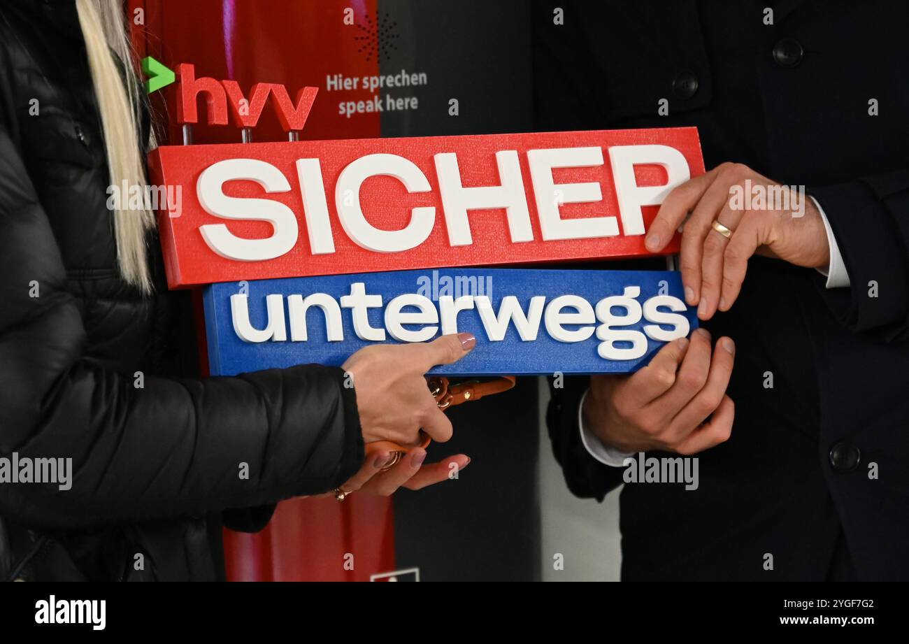 Hamburg, Germany. 07th Nov, 2024. Two people holding the logo of a new ...