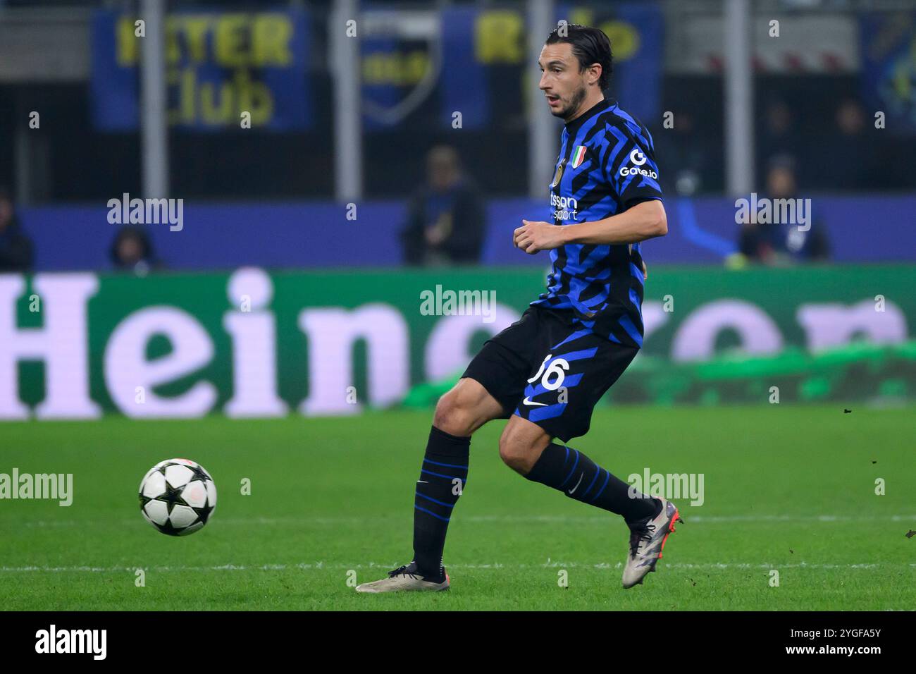Matteo Darmian of FC Internazionale in action during the UEFA Champions ...