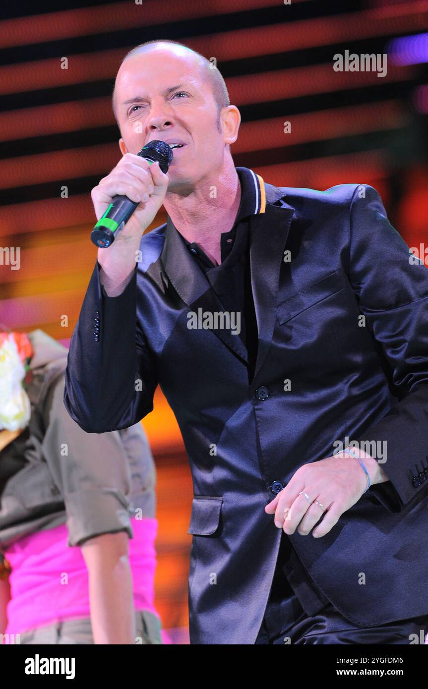 Raf singer 2009 hi-res stock photography and images - Alamy