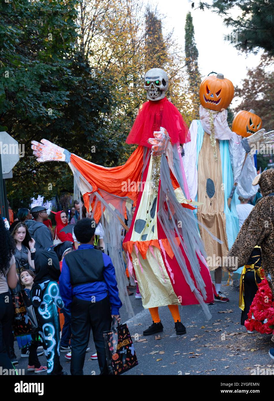 A family friendly Halloween Parade on Albemarle Road in Prospect Park ...