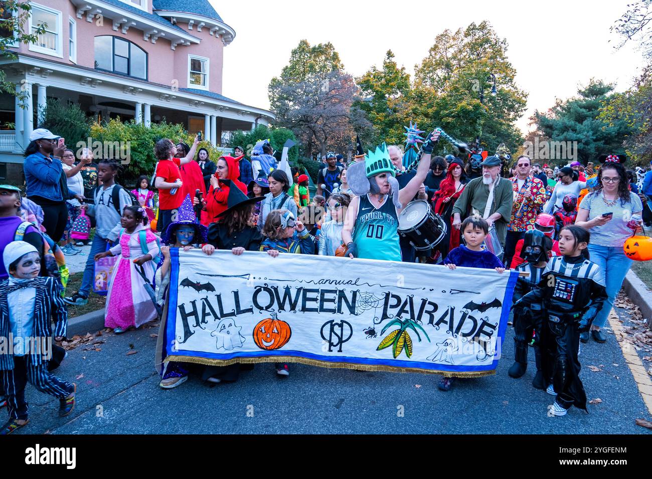 A family friendly Halloween Parade on Albemarle Road in Prospect Park ...