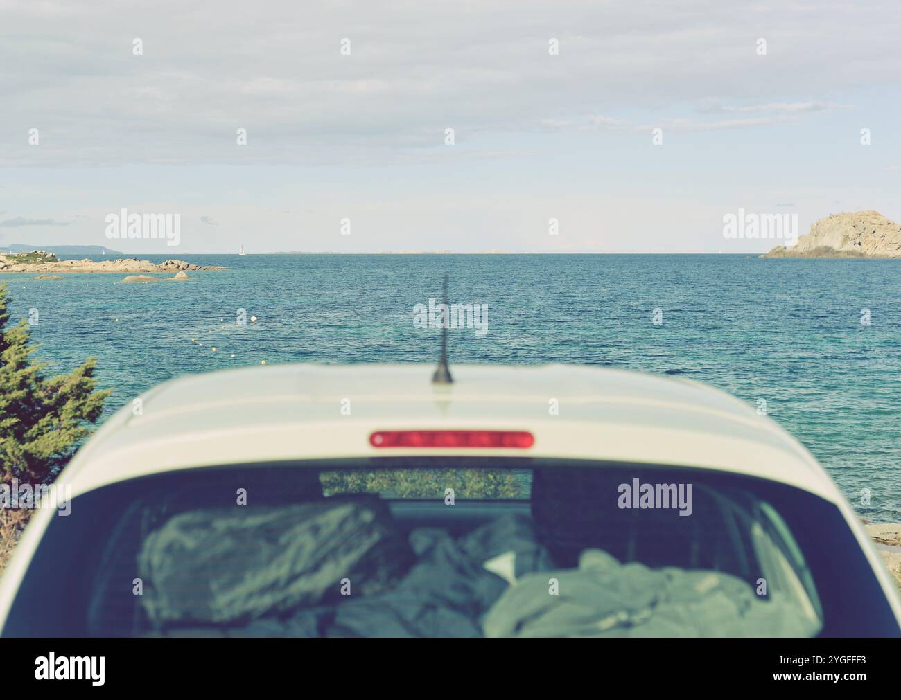 Front view car parked hi-res stock photography and images - Alamy