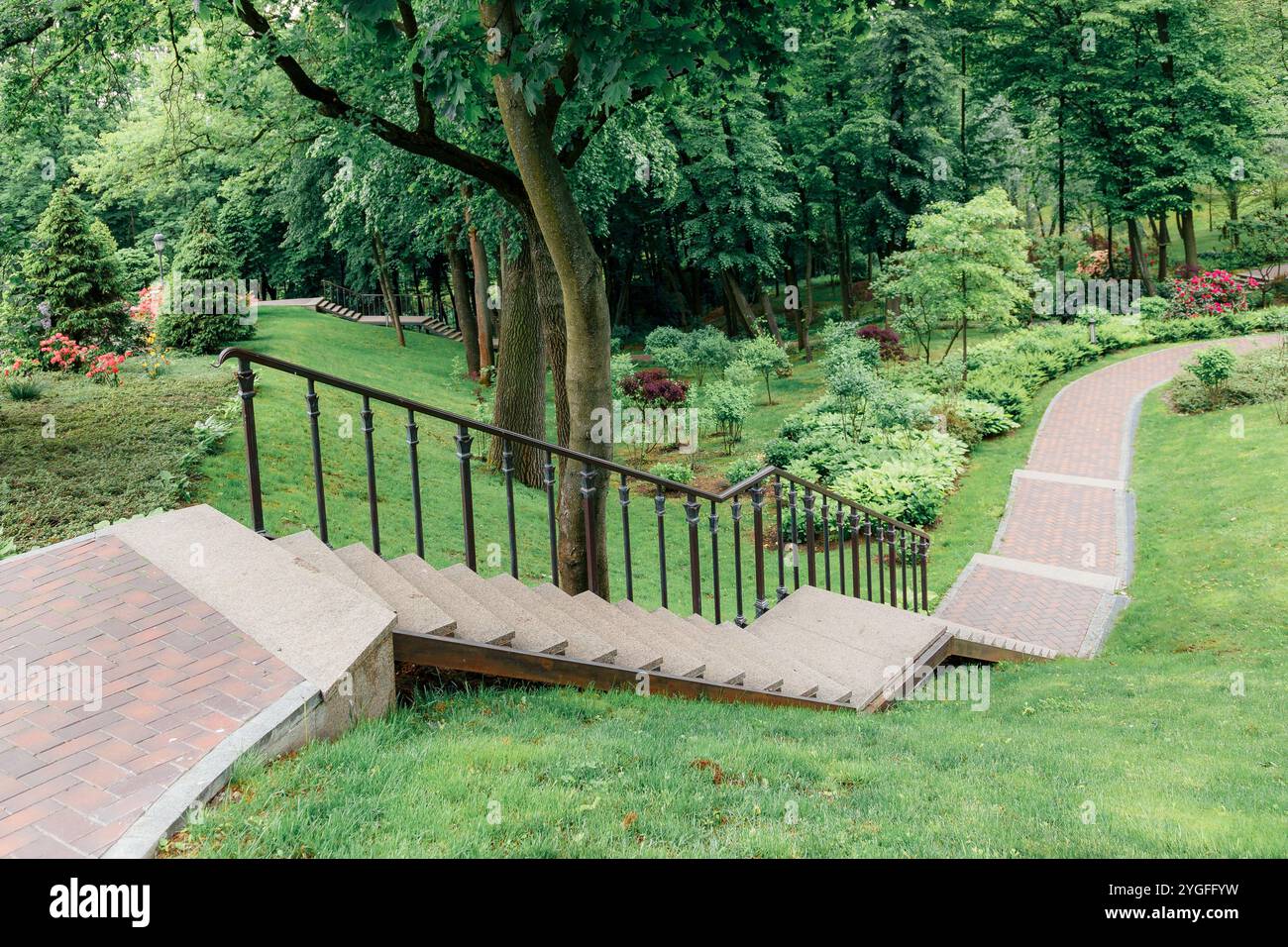 Winding brick path hi-res stock photography and images - Alamy